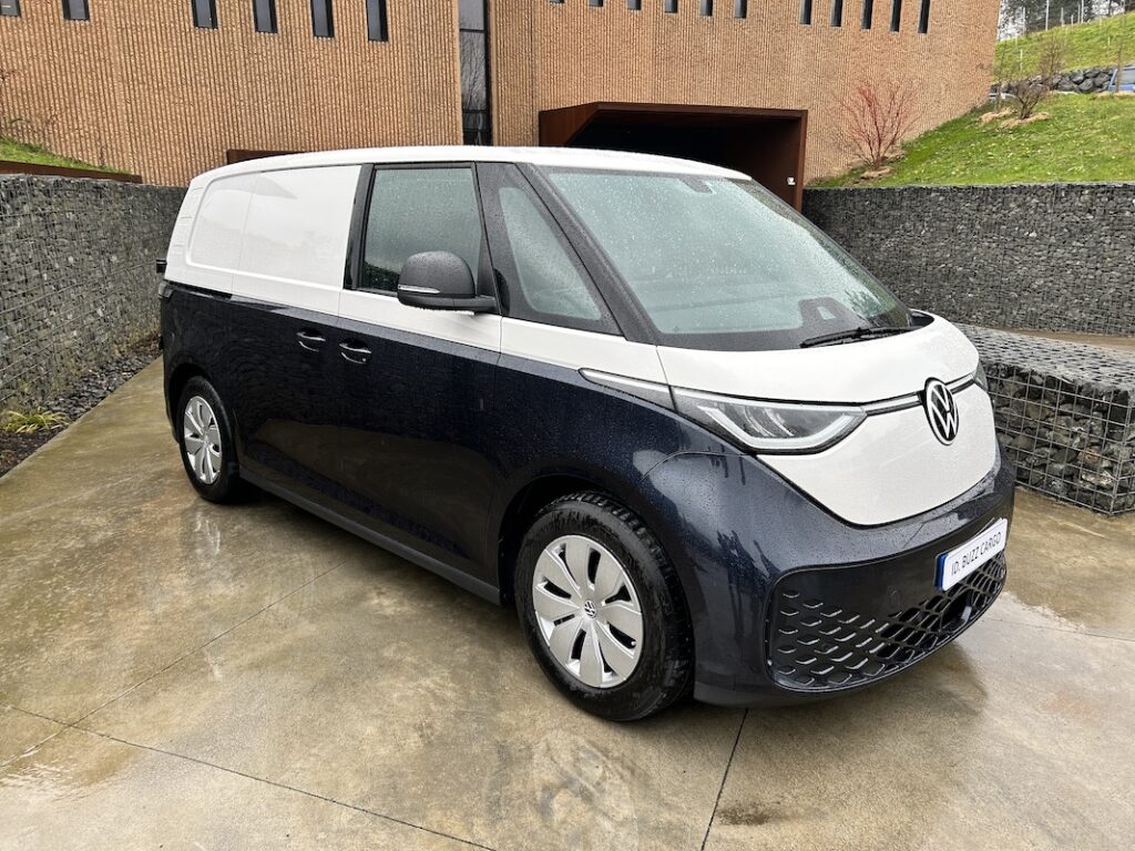 Volkswagen completa el ID. Buzz con una nueva tecnología de carga