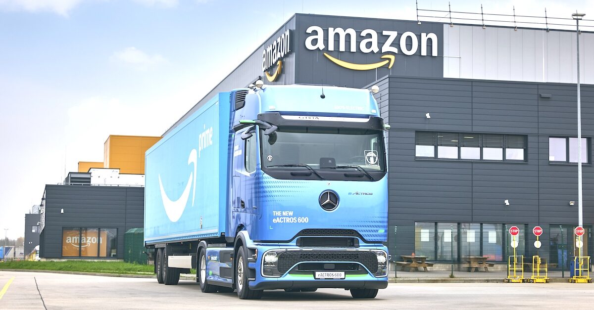 Amazon encarga su mayor flota de camiones eléctricos a Mercedes para su ...