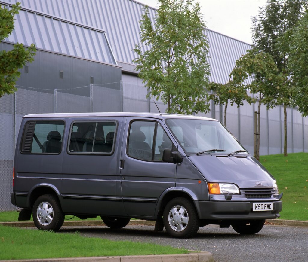 Ford celebra los 60 años de la Transit, un modelo clave para empresas y ...