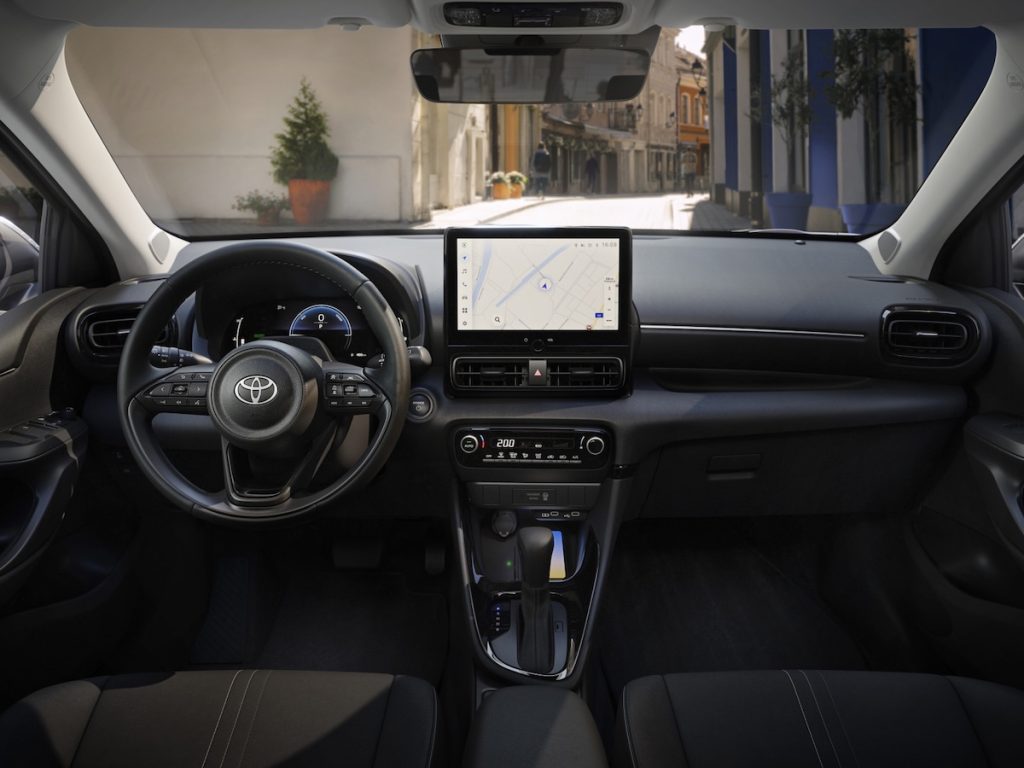 Toyota España amplía la gama del Yaris 2026 más acabados y un híbrido ...